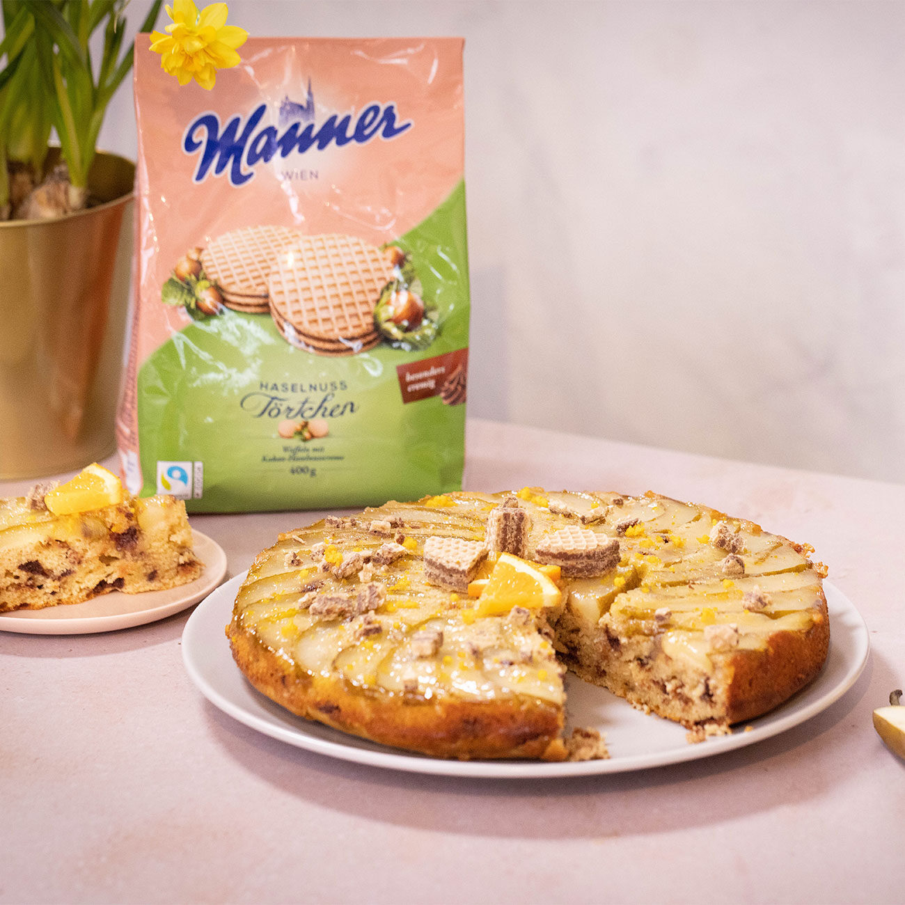 Manner Upside Down Haselnuss-Birnen Torte mit Haselnusscreme Törtchen ...