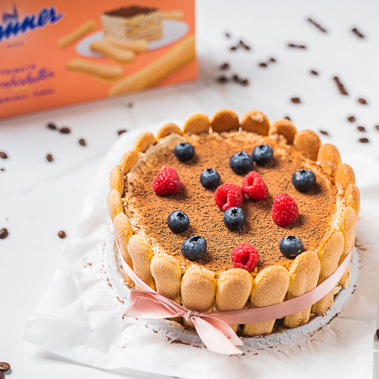 Manner Tiramisu torta z biskvitnimi keksi Manner - manner.com — SL