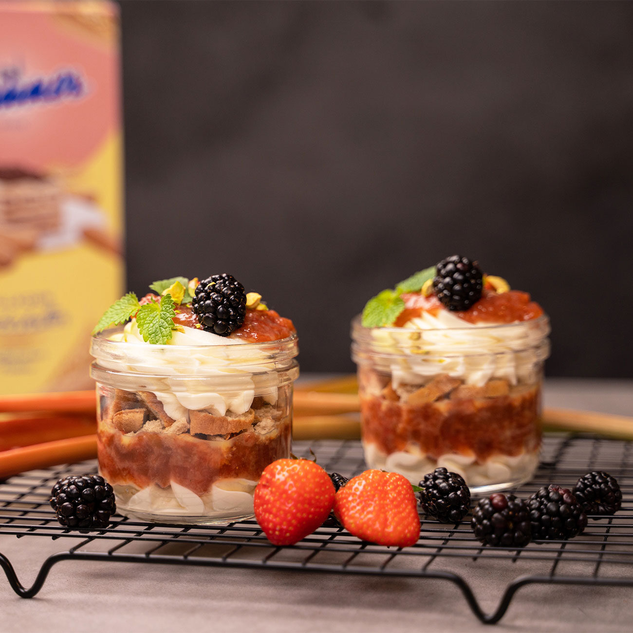 Manner Tiramisu torta z biskvitnimi keksi Manner - manner.com — SL